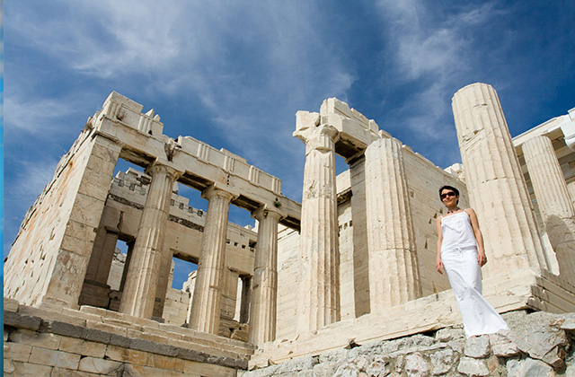 What to Wear in Greece: Packing List for Athens and Style Ideas!