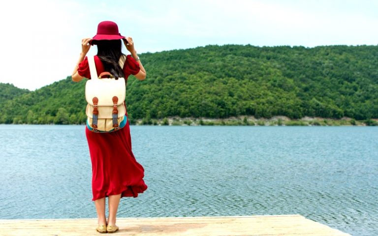 Travel Fashion Girl: Travel Fashion Tips and Advice for Women