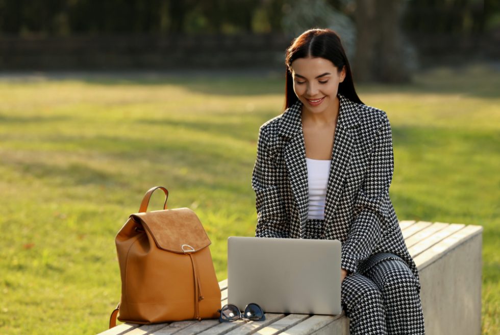 Best Laptop Bags for Women Travelers On the Go